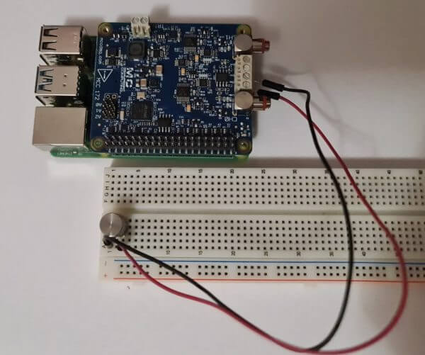 Tutorial: Measuring an Accelerometer with a Raspberry Pi-Mounted DAQ – Digilent Blog