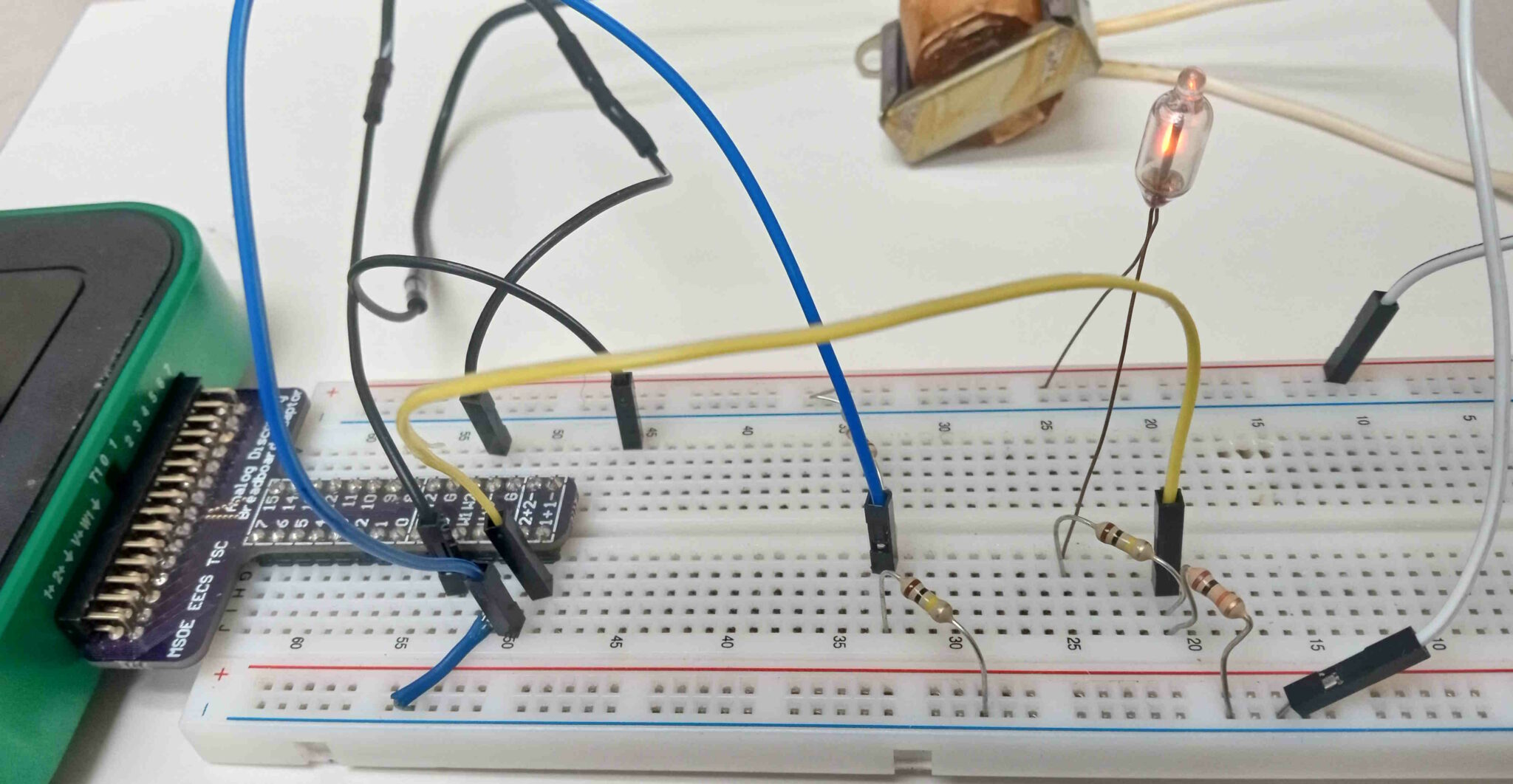 Ignite a Neon Lamp Using the Analog Discovery 3 – Digilent Blog
